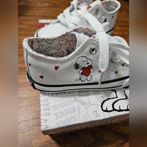 The Peanuts | Shoes | Adorable New The Peanuts Snoopy Valentines Day ...